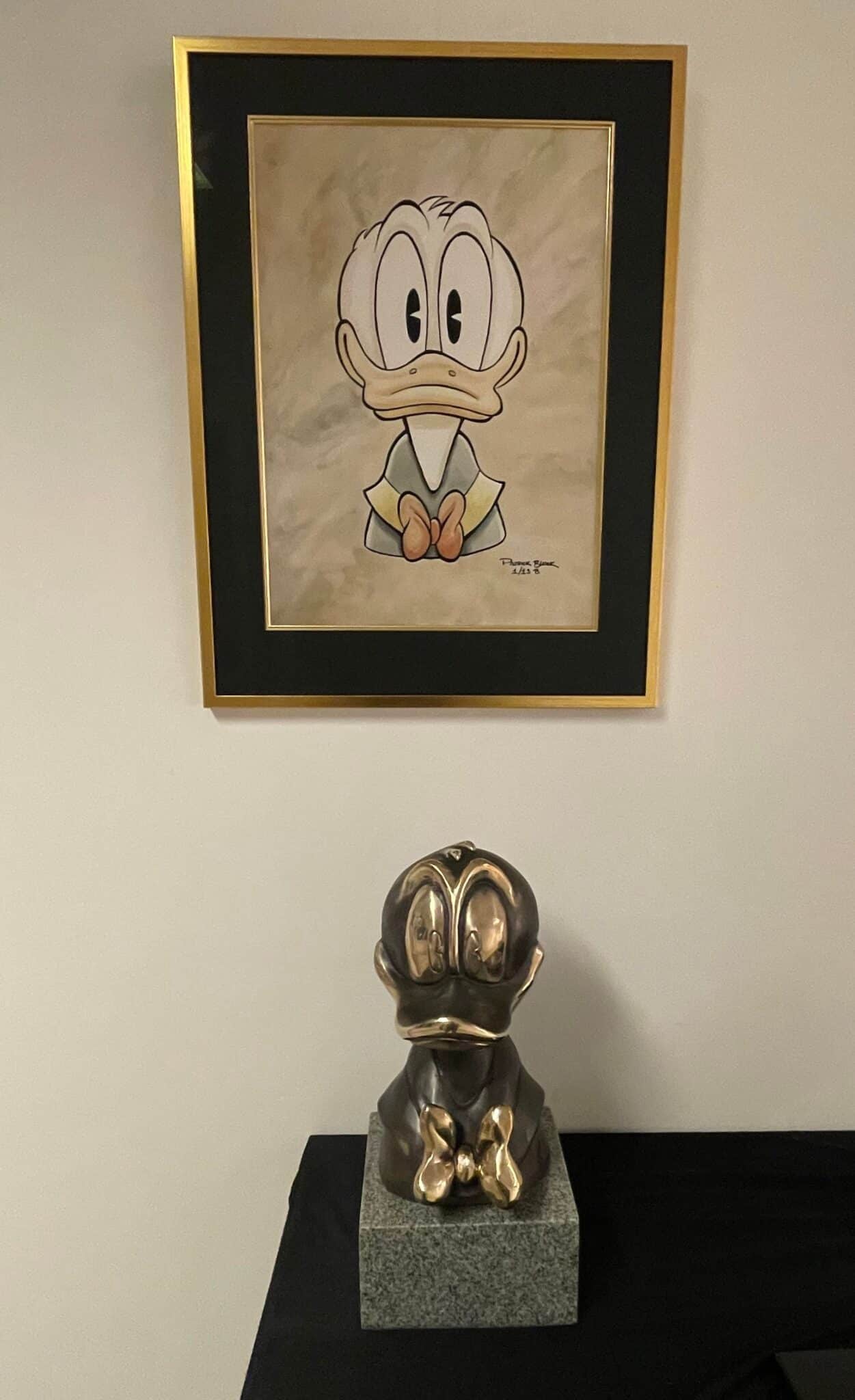 Donald Duck Bronze Bust – Black patina - Disneyana+